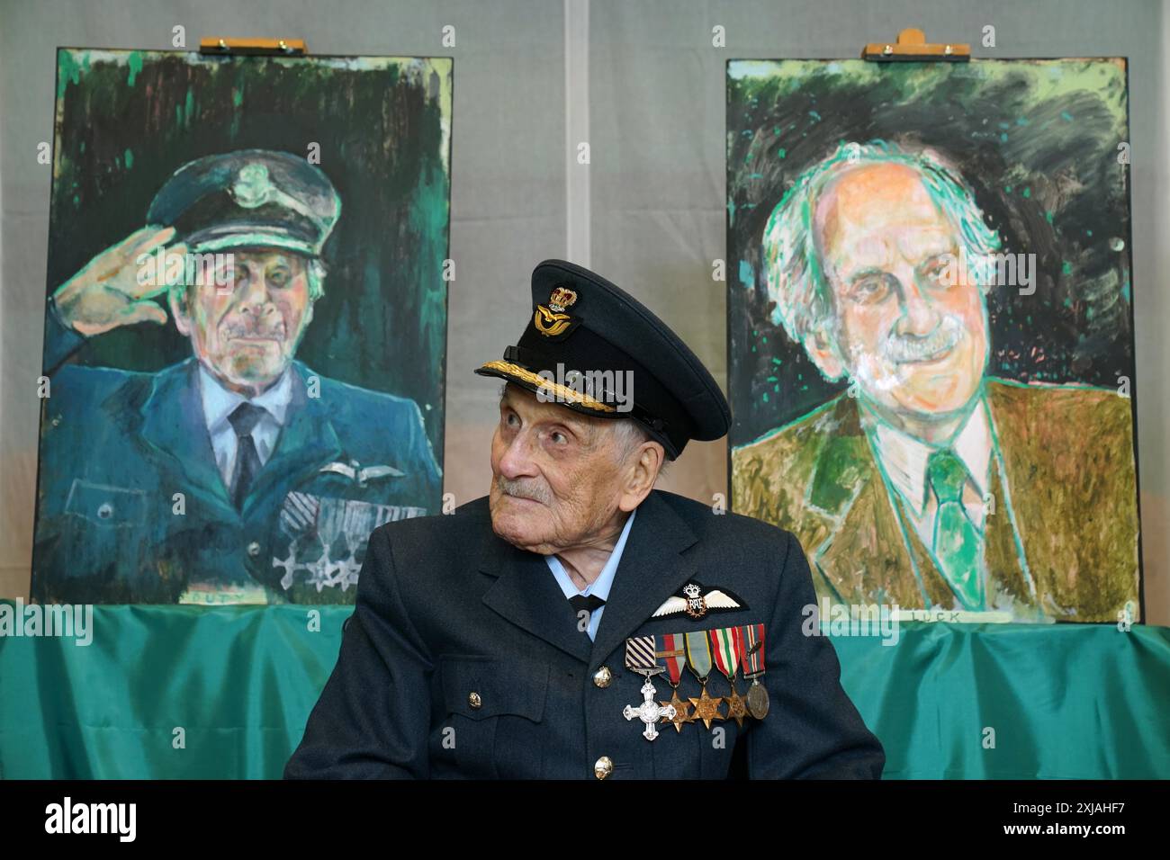 The last known Battle of Britain pilot, Group Captain John 'Paddy ...