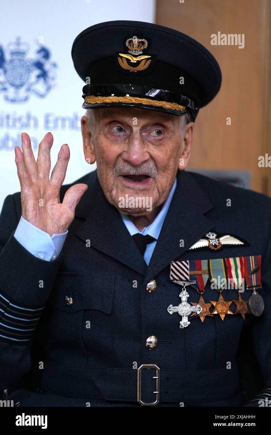 The last known Battle of Britain pilot, Group Captain John 'Paddy ...