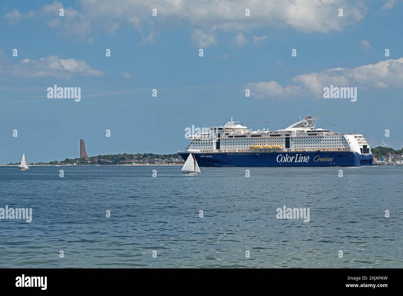 Color Line cruise ship Color Fantasy, sailing boats, Navy memorial ...