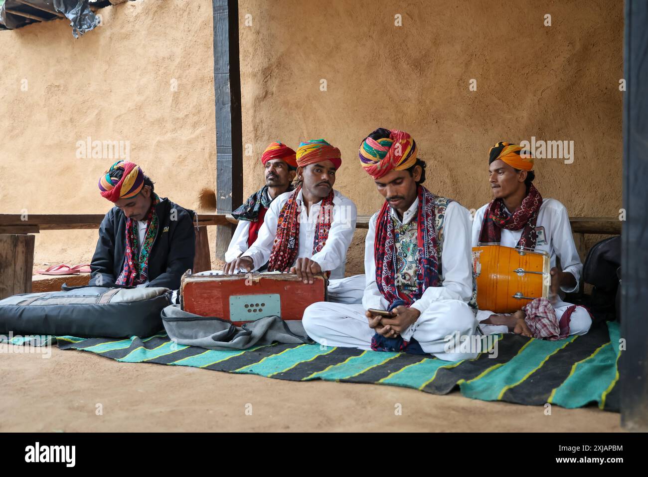 Rajasthani musical instruments hi-res stock photography and images - Alamy