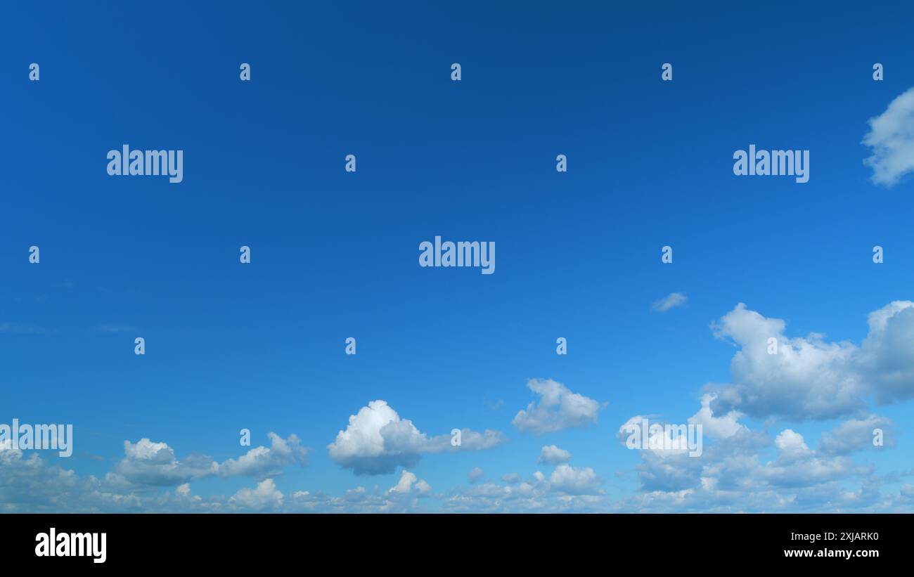 Time lapse. Summer clouds change shape. White clouds background Stock ...