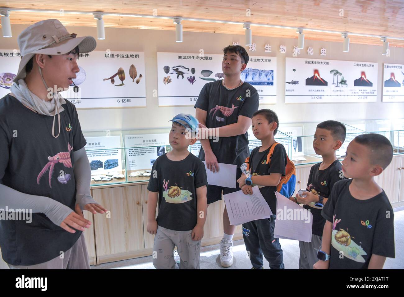 (240717) -- JIANHE, July 17, 2024 (Xinhua) -- Liu Feng's son Liu Xingyu ...