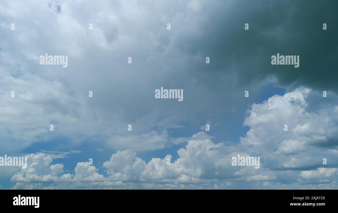 Time lapse heavy rain cloud hi-res stock photography and images - Alamy