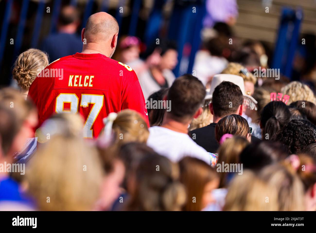 Taylor swift travis kelce eras hi-res stock photography and images - Alamy