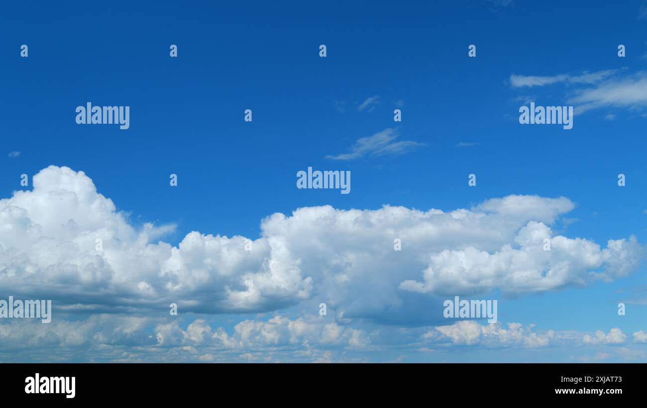Time lapse. Summer clouds change shape. White clouds background Stock ...