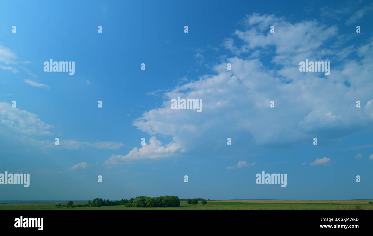 Time lapse dynamic movement clouds hi-res stock photography and images ...