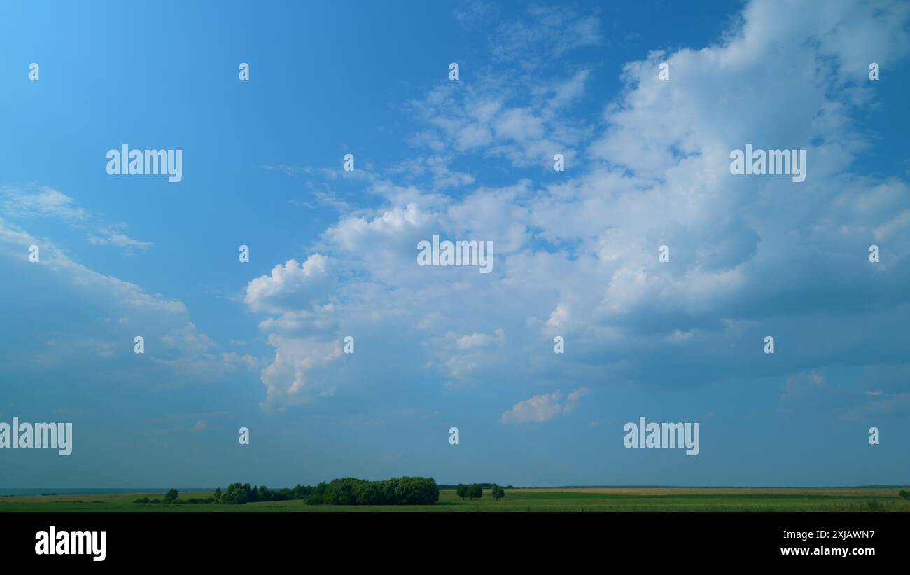 Clouds move in time lapse hi-res stock photography and images - Alamy