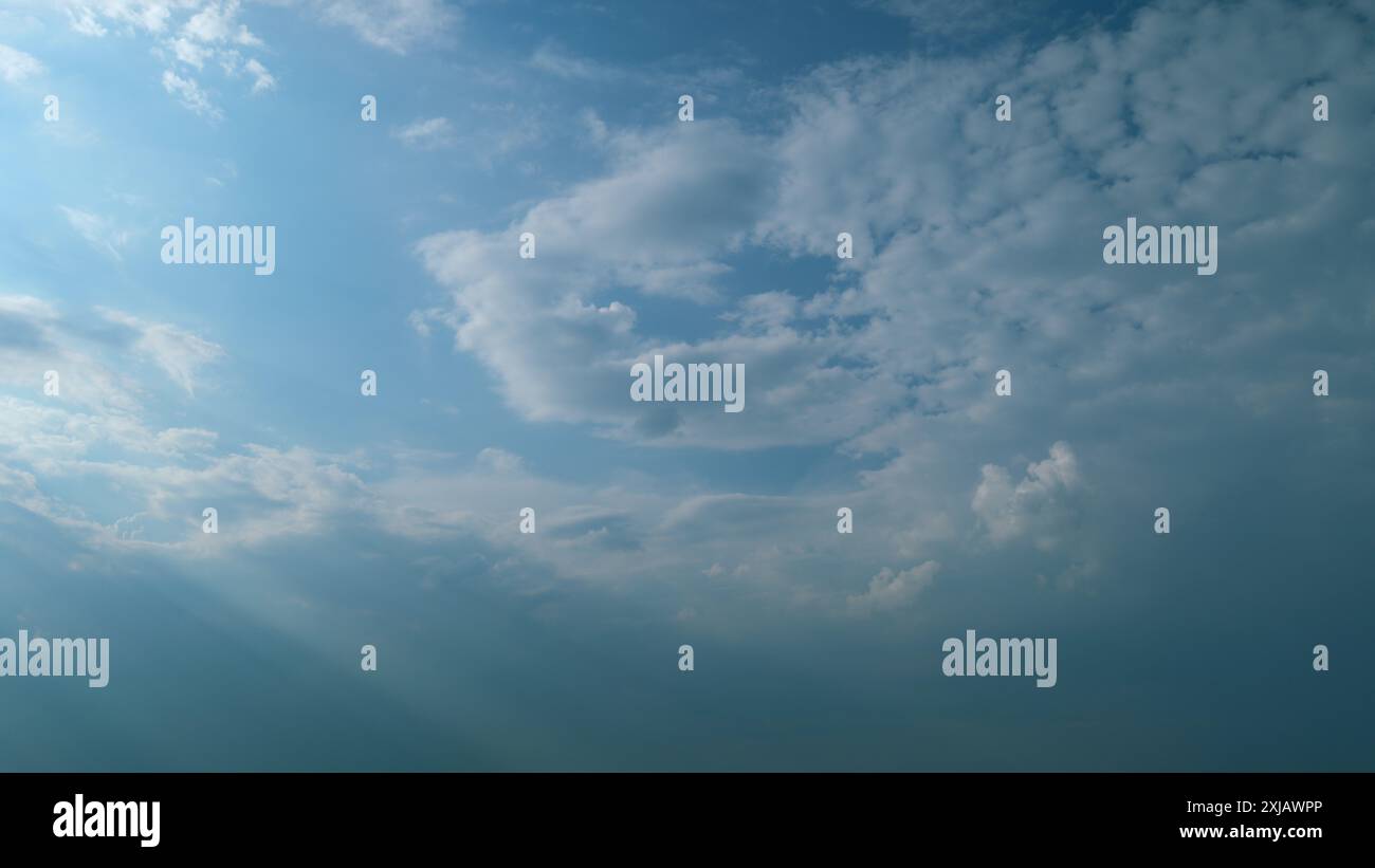 Time lapse clouds moving across the skies hi-res stock photography and ...