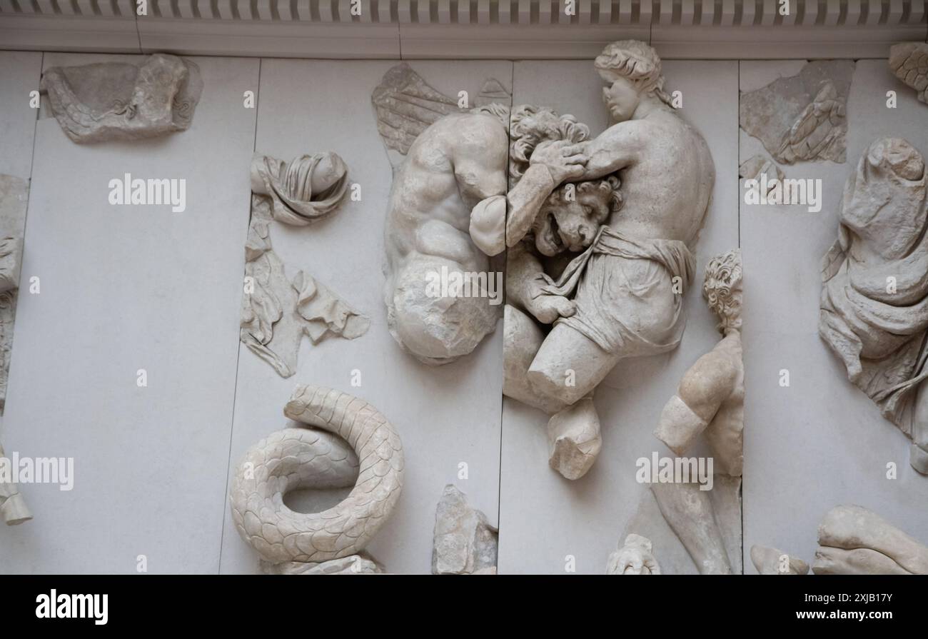 Bull necked giant hi-res stock photography and images - Alamy