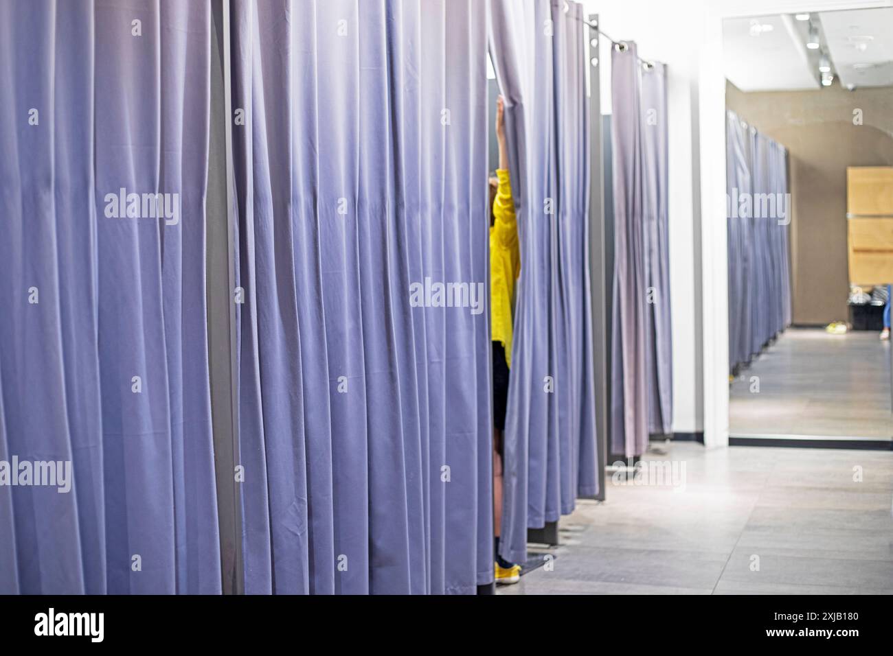Stylish fitting rooms hi-res stock photography and images - Alamy