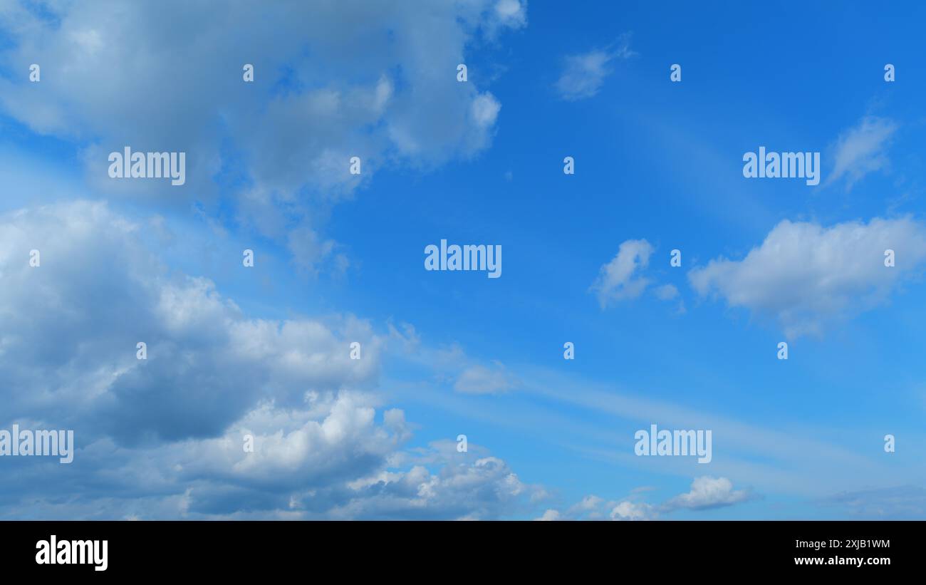Clouds no birds free defects hi-res stock photography and images - Alamy
