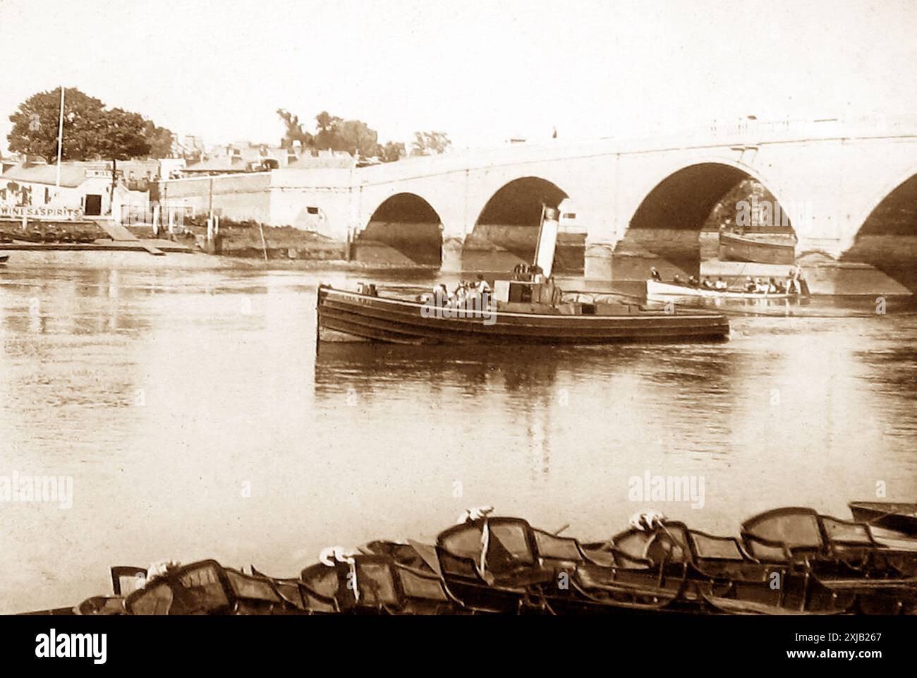 Pleasure steamer Kew Bridge on the River Thames, Victorian period Stock ...