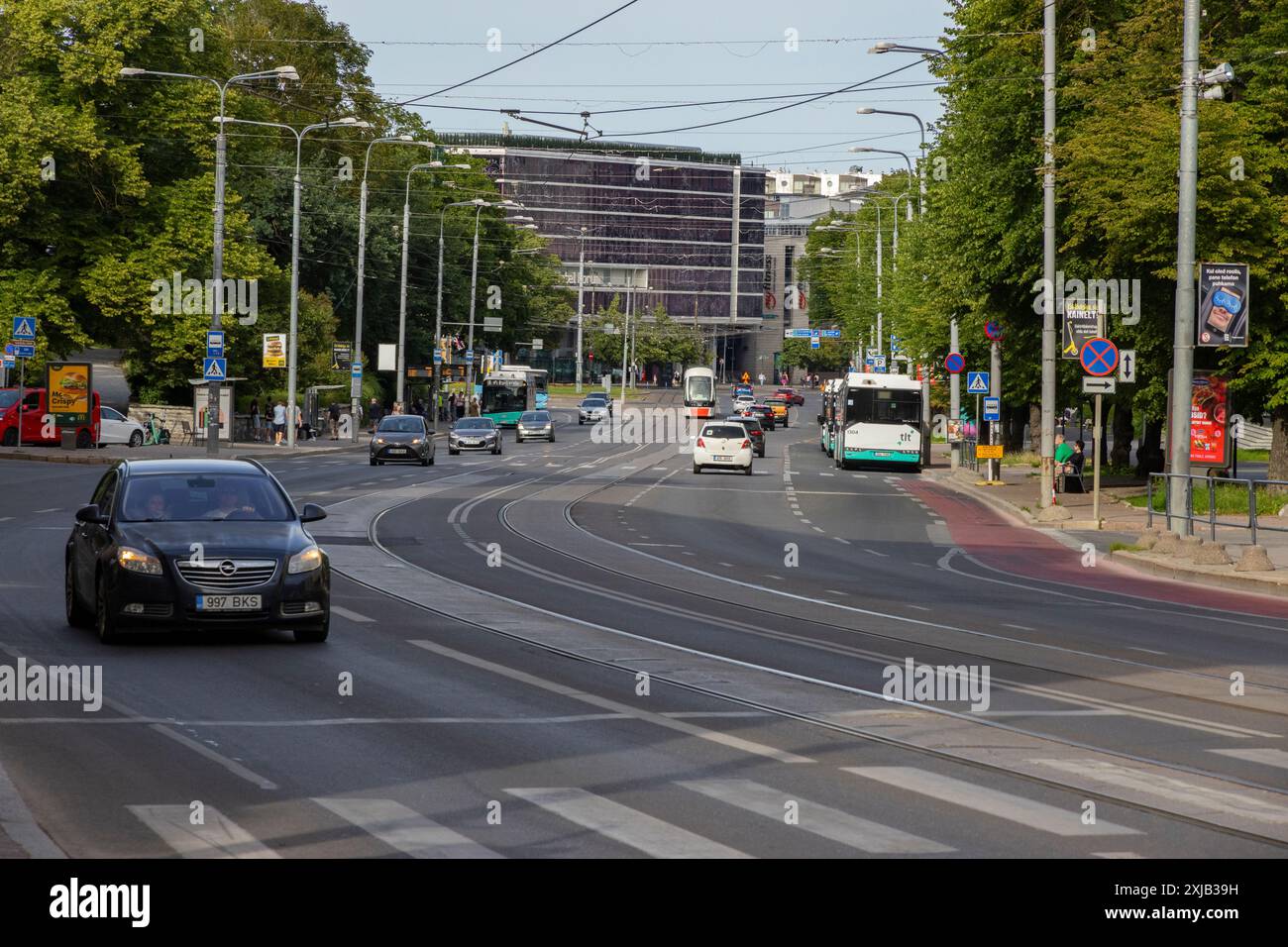 Tallinn street in the downtown area Stock Photo - Alamy
