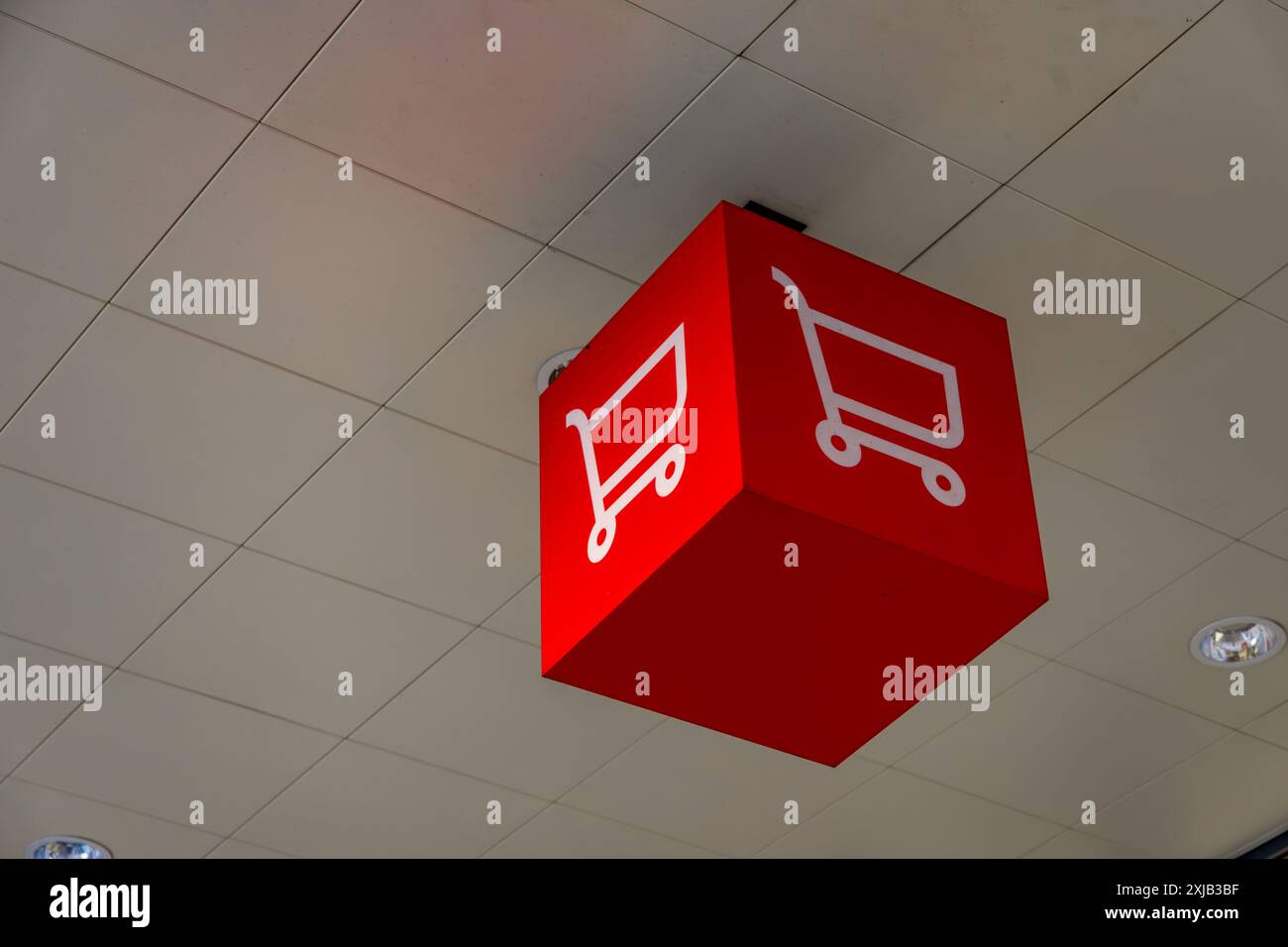 Shopping cart icon logo hi-res stock photography and images - Alamy
