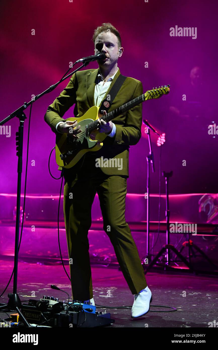 Fpl solar amphitheater miami hi-res stock photography and images - Alamy
