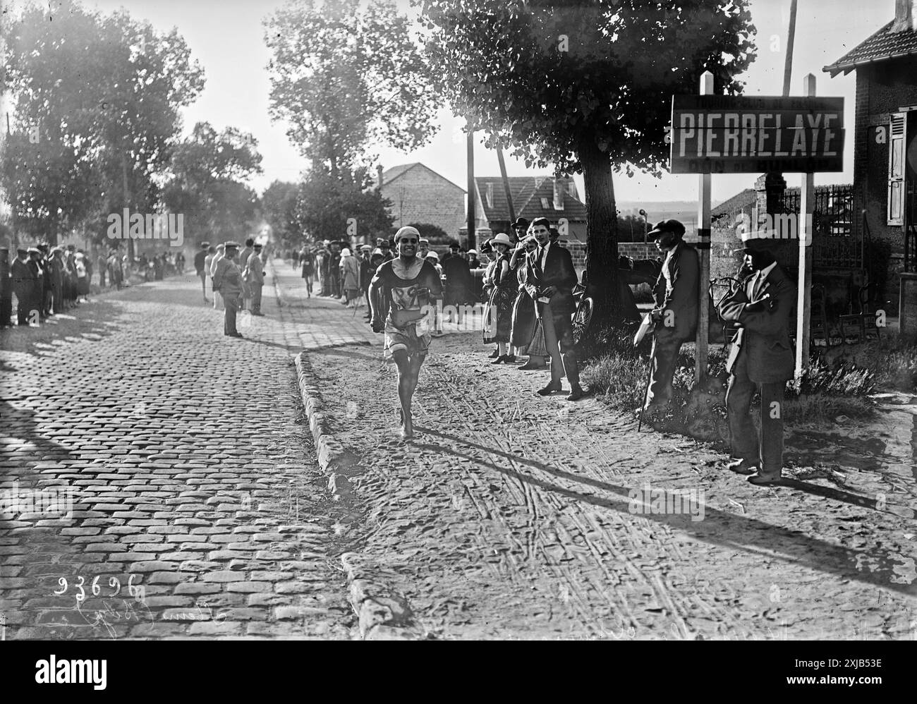 Great Britain runner "Mills" in The Paris Olympics 1924 - Summer ...