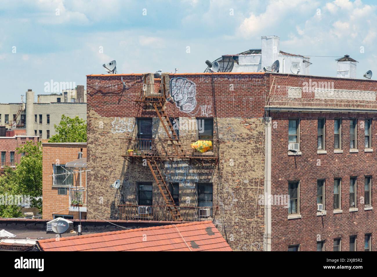 New york city dish hi-res stock photography and images - Alamy