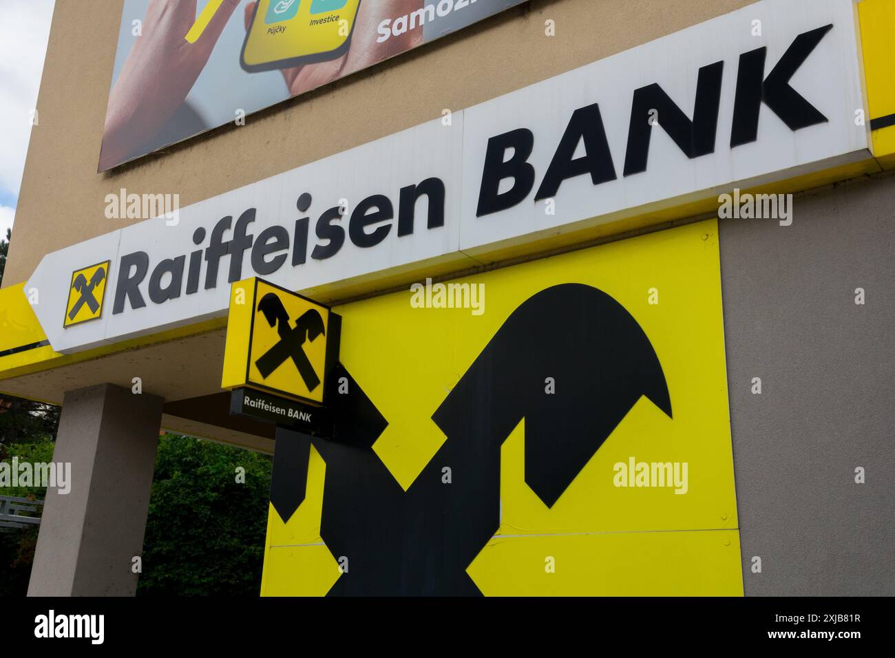 Bank Mit Gelben Logo