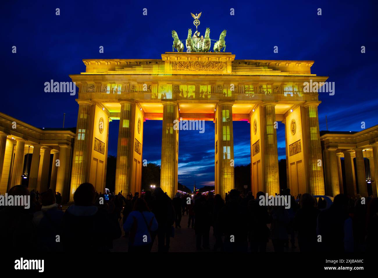 Brandenburg gate doric columns hi-res stock photography and images - Alamy