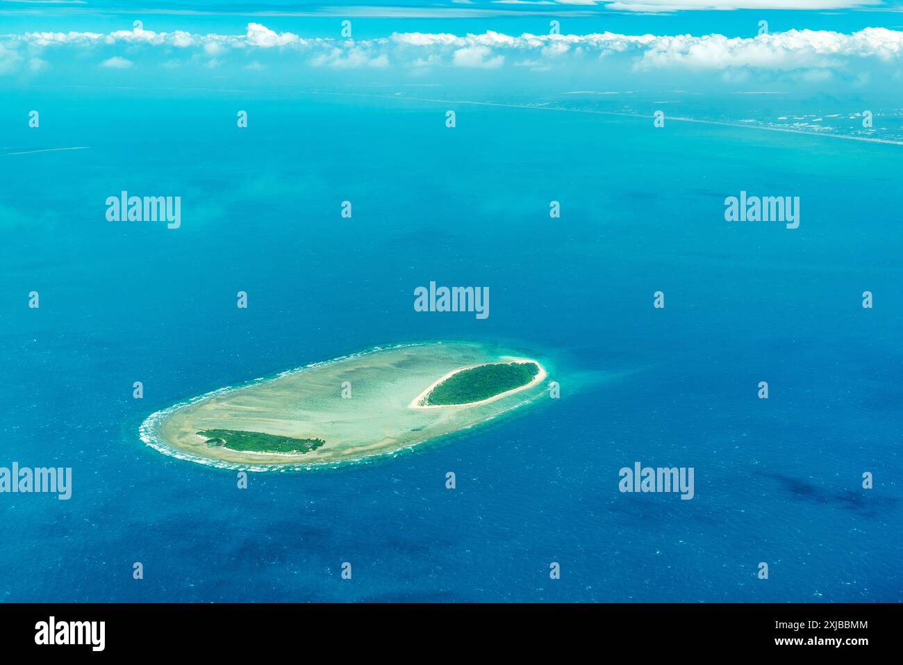 Aerial view on Great Barrier Reef on the way from Cairns to Lizard ...