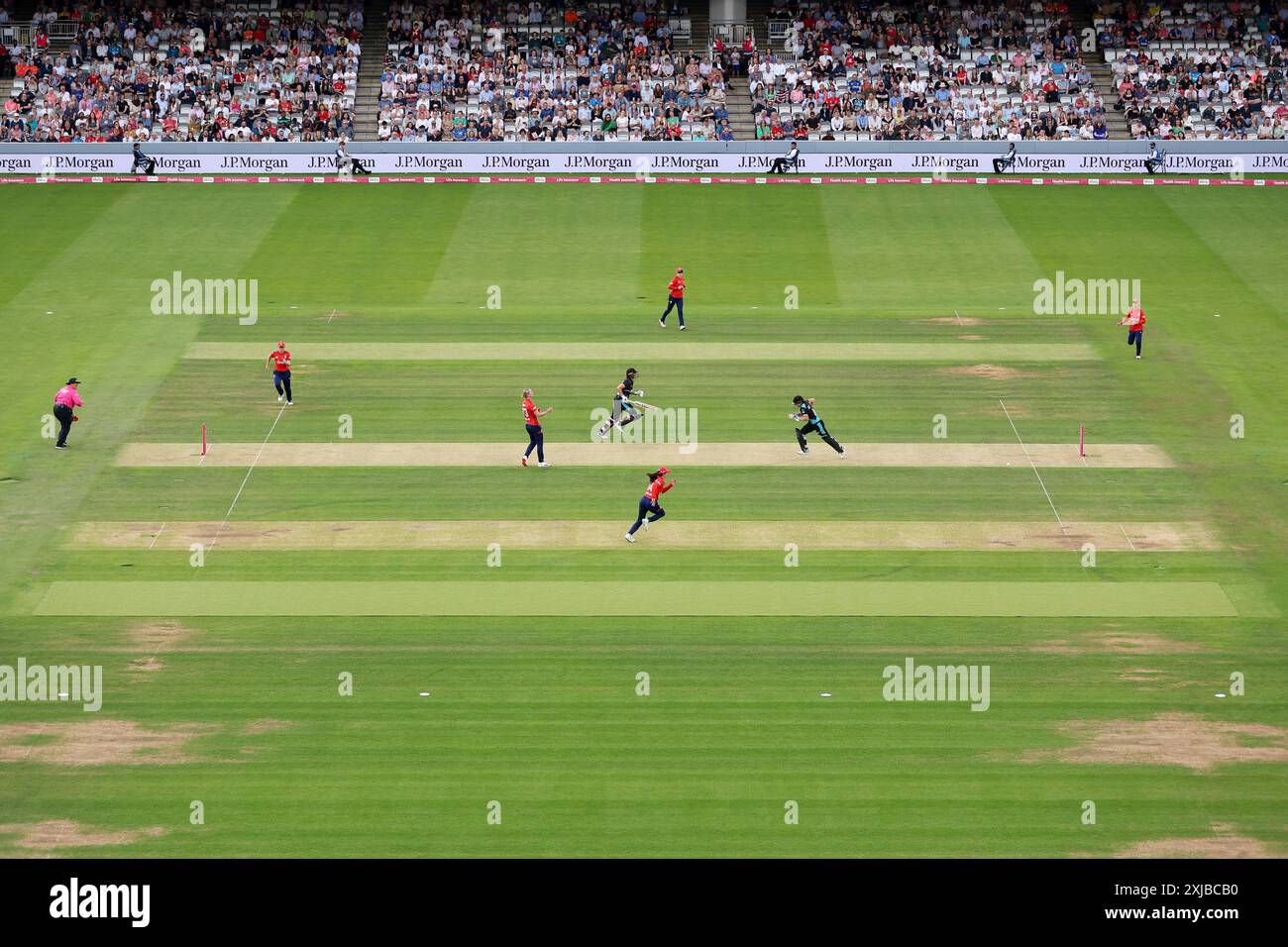 New Zealand's Suzie Bates and Amelia Kerr running during the fifth T20 ...