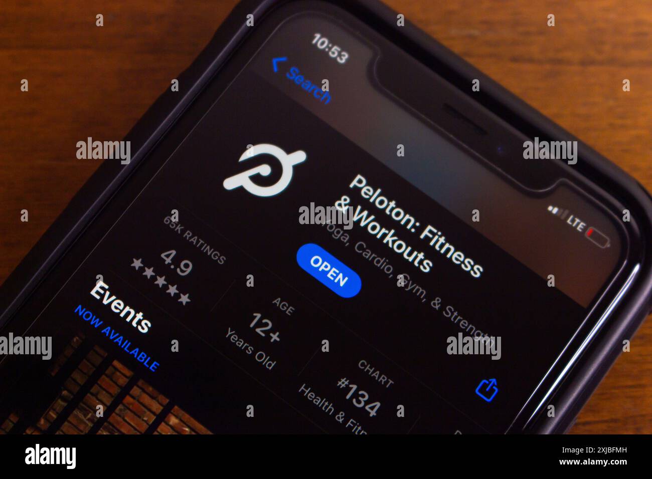 Peloton bike live class hi-res stock photography and images - Alamy