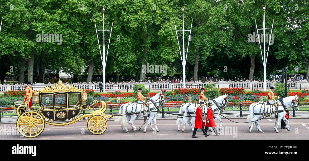London, UK. 17th July, 2024. The empty Royal Carriage returns to the ...