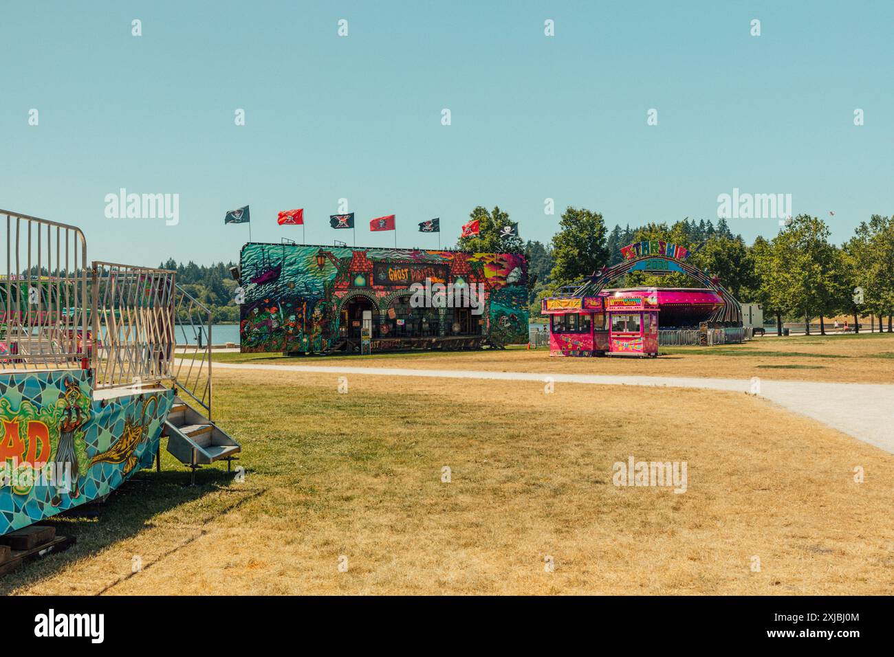 Carnival rides set up hi-res stock photography and images - Alamy