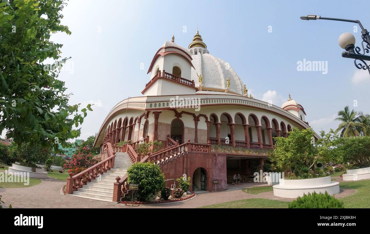 This is the old temple of ISKCON founded by Abhaycharan Bhaktivedanta ...