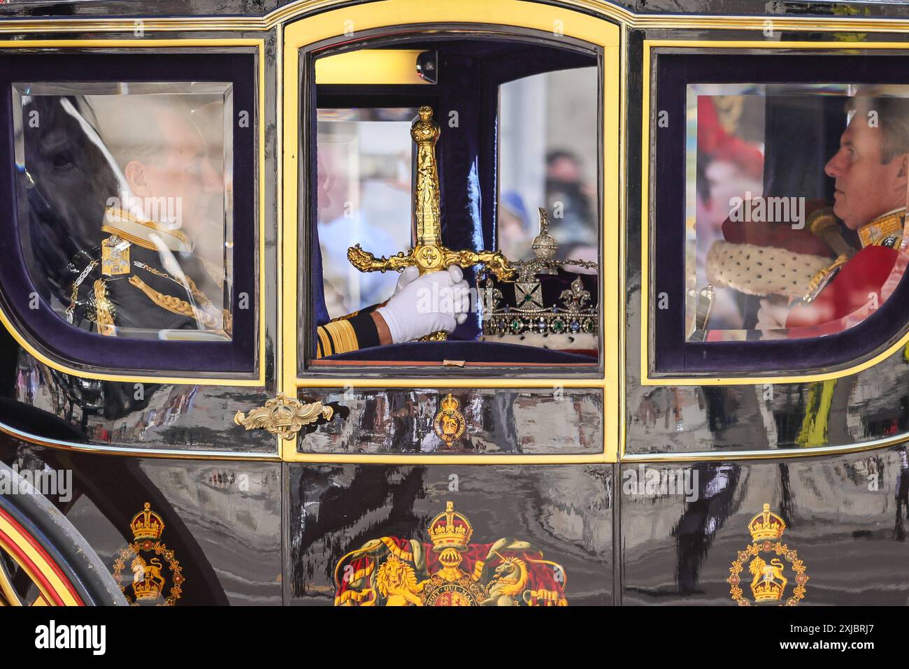 London, 17th July 2024. The Imperial State Crown, the Cap of ...