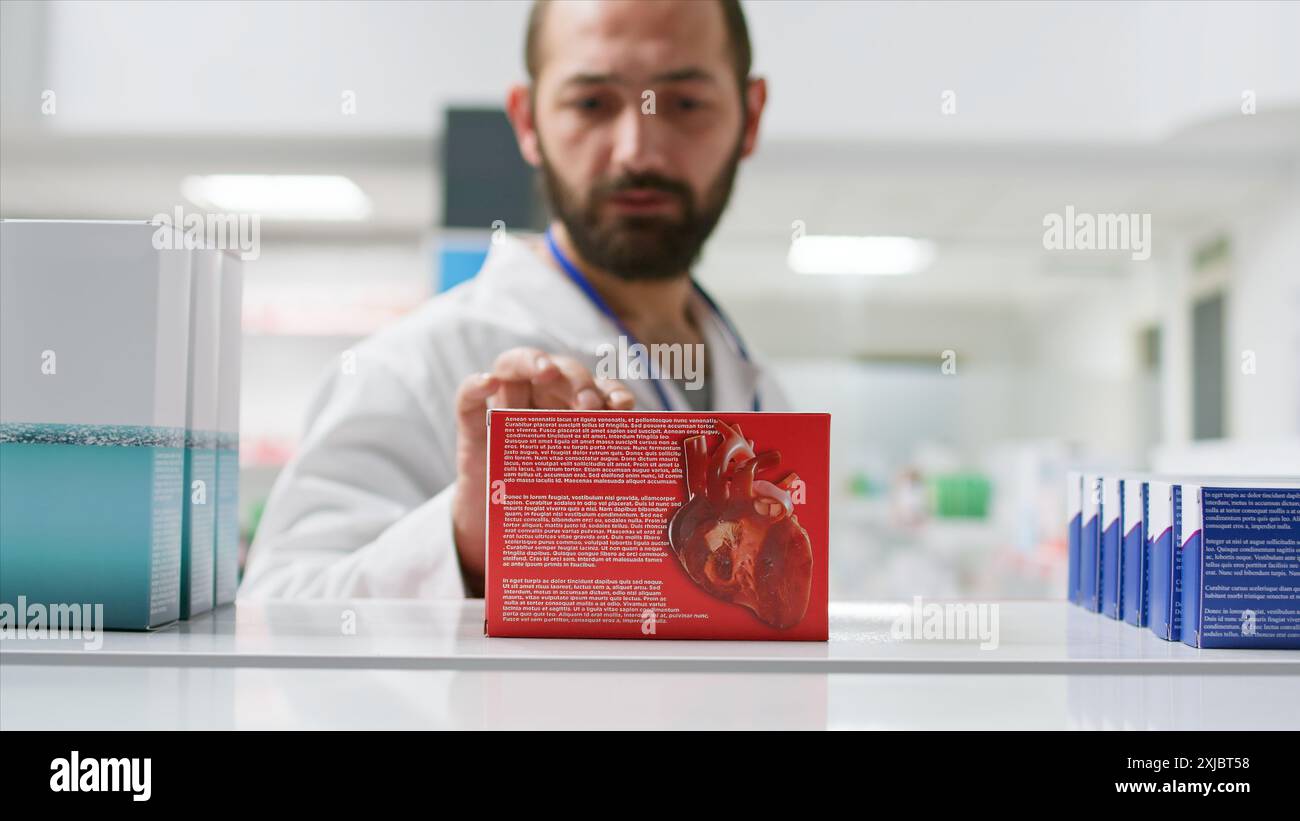 Putting products on shelves hi-res stock photography and images - Alamy