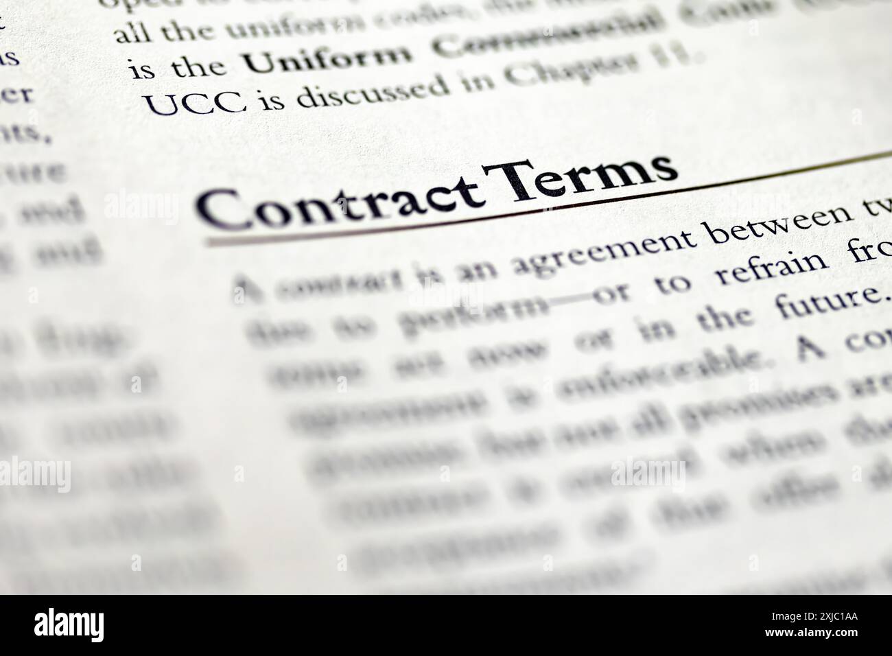 Read contracts hi-res stock photography and images - Alamy