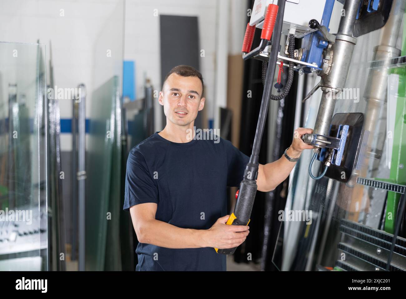 Lifting glass with suction hi-res stock photography and images - Alamy