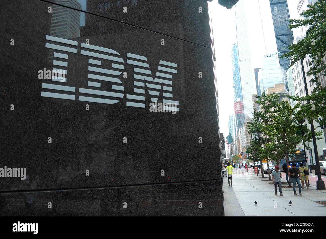 Ibm logo new york hi-res stock photography and images - Alamy
