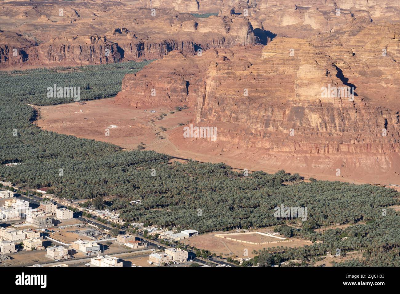 Saudi arabia desert hi-res stock photography and images - Alamy