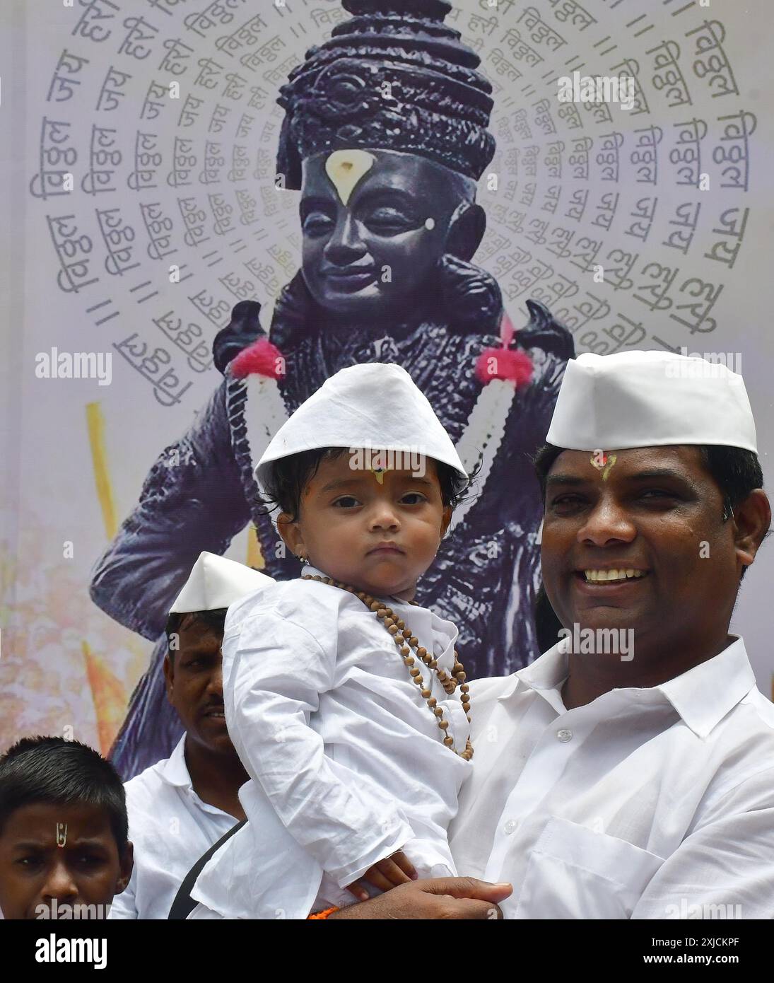 India. 17th July, 2024. MUMBAI, INDIA - JULY 17: Hindu devotees ...