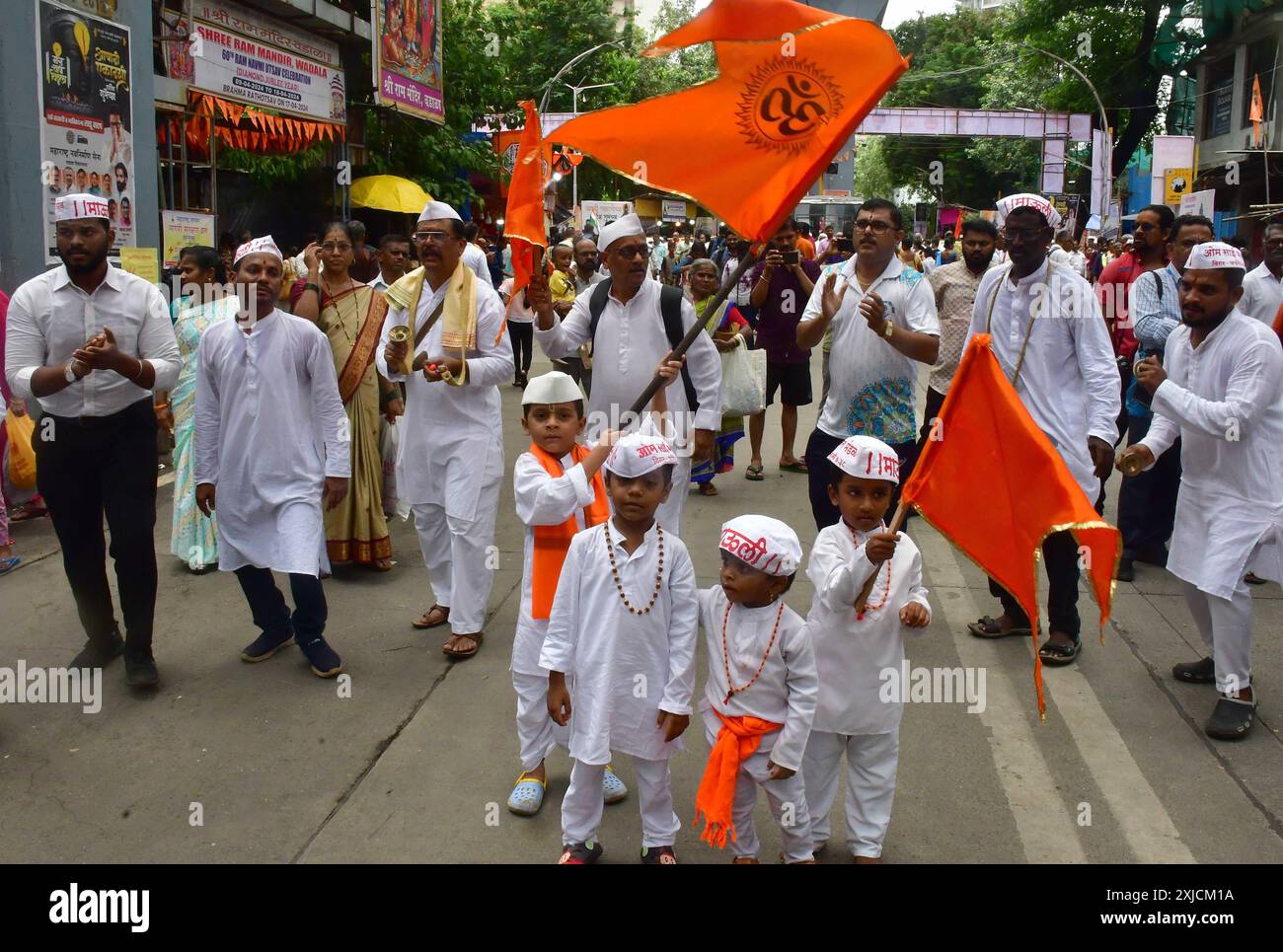 India. 17th July, 2024. MUMBAI, INDIA - JULY 17: Hindu devotees ...