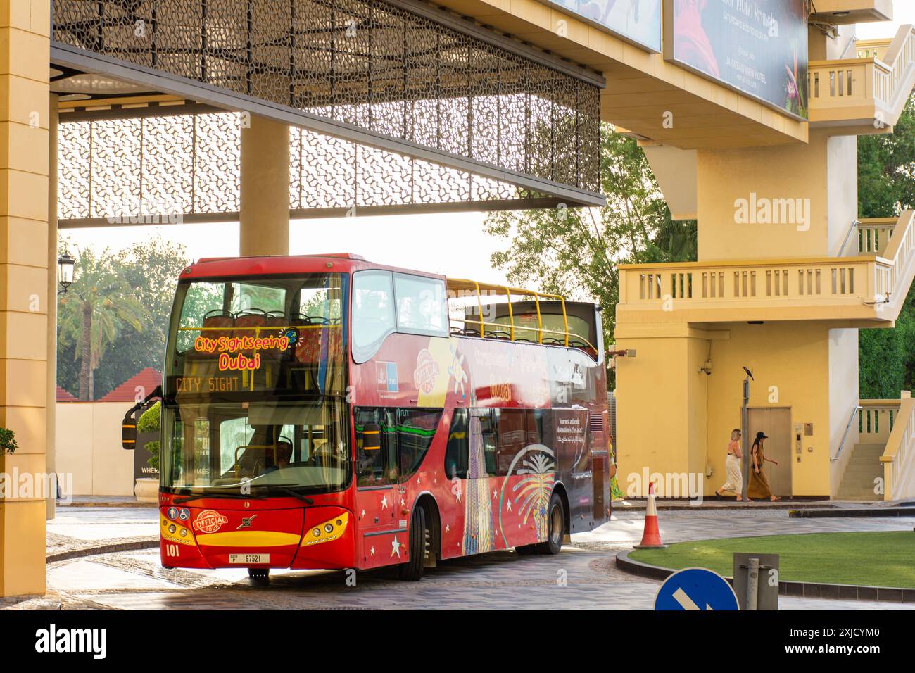 Bus tour dubai hi-res stock photography and images - Alamy