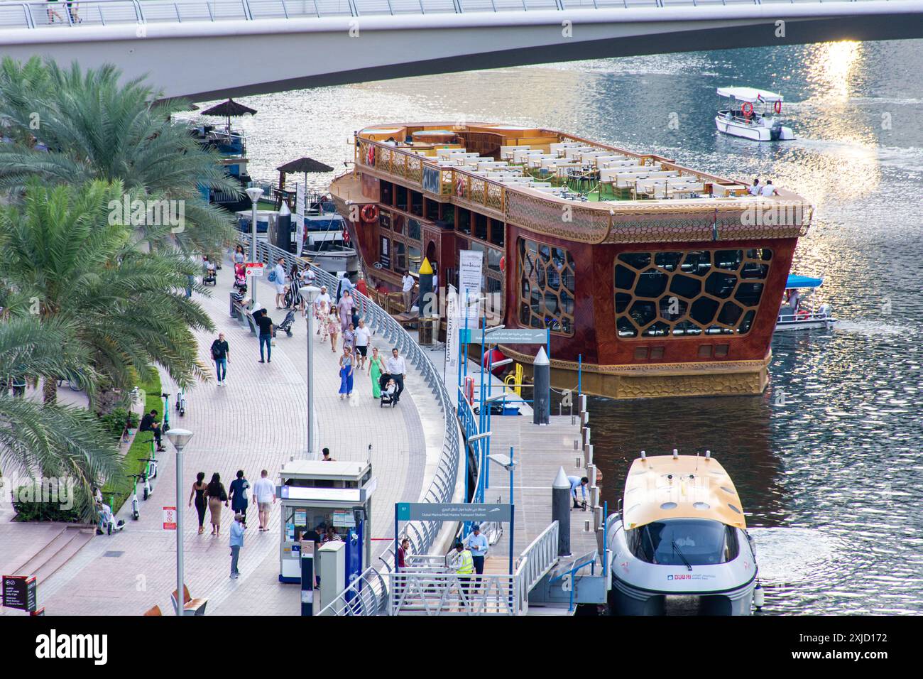 Dubai marina walk hi-res stock photography and images - Alamy