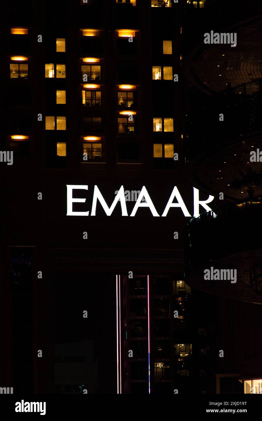 Real estate logo luxury hi-res stock photography and images - Alamy