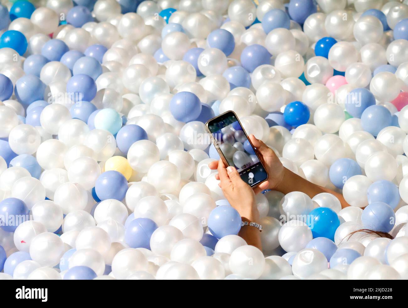 Balloon pit hi-res stock photography and images - Alamy