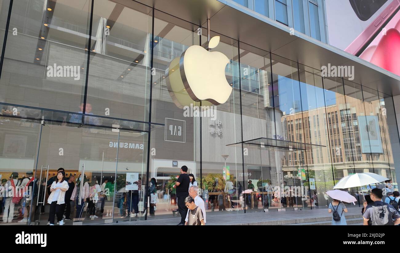 SHANGHAI, CHINA - MAY 24, 2024 - Customers shop for iPhone 15 at the ...