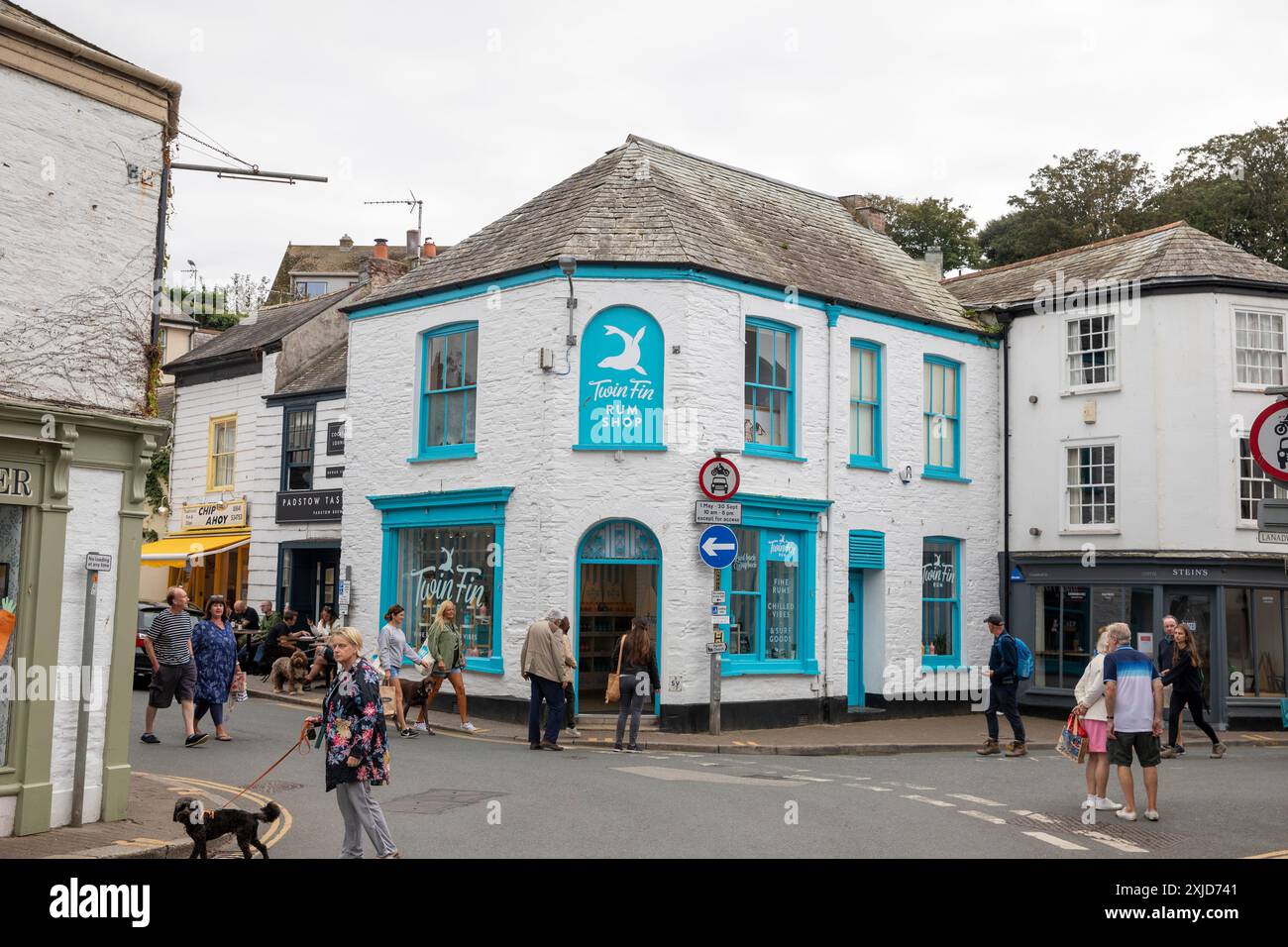Padstow town centre in Cornwall, Twin Fin rum shop selling rum drinks ...
