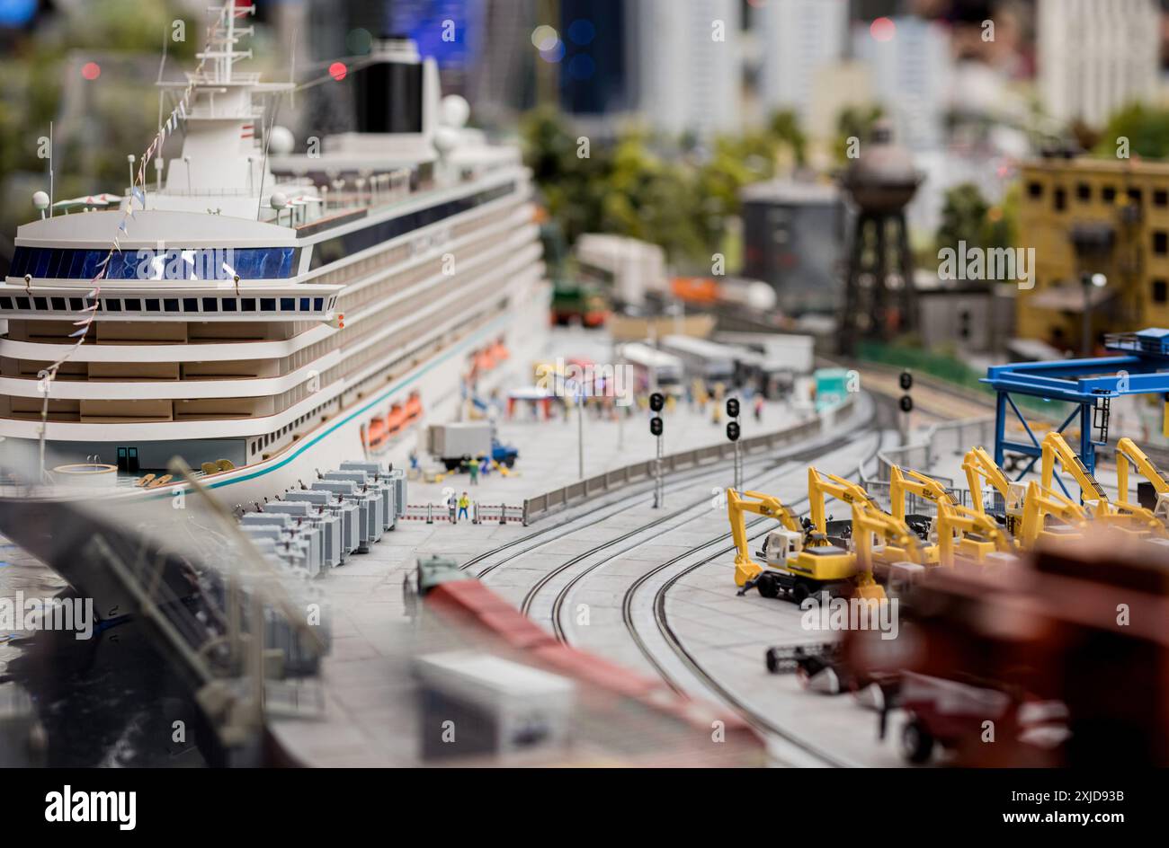 Cruise ship model miniature hi-res stock photography and images - Alamy