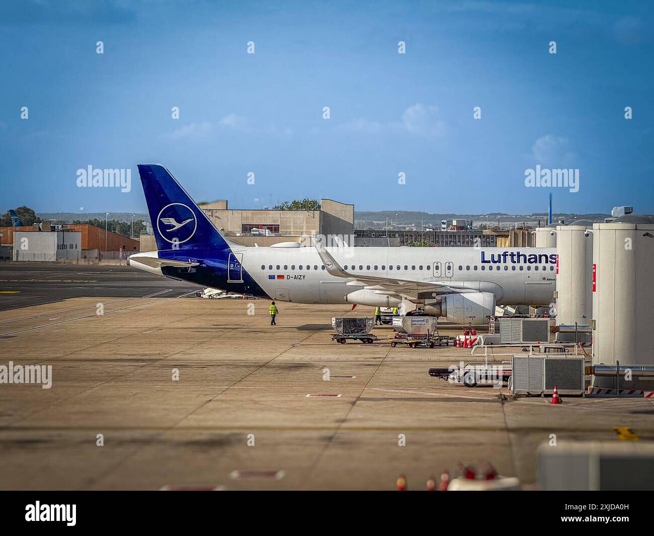 Moderne terminals hi-res stock photography and images - Alamy