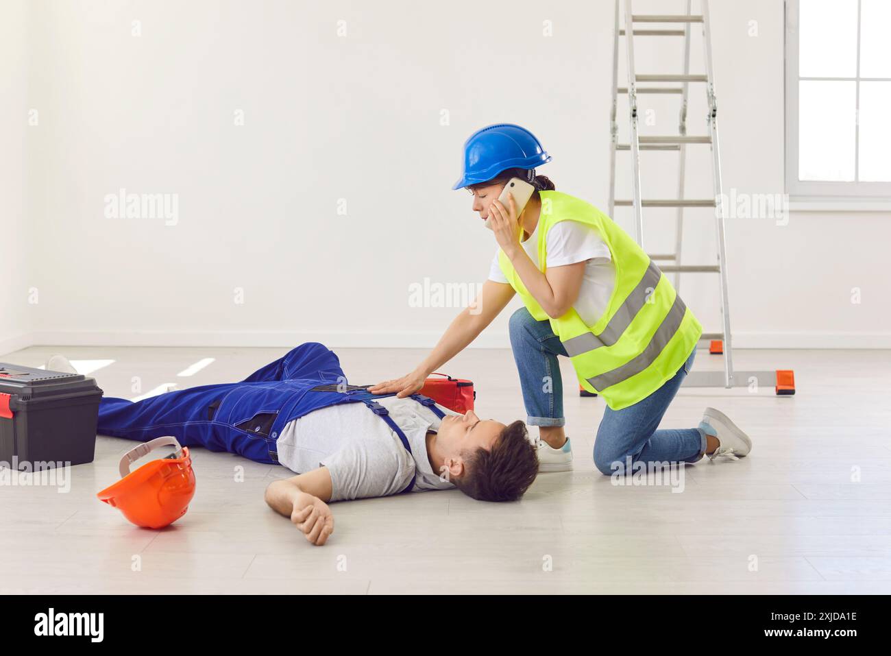 Worker emergency help colleague hi-res stock photography and images - Alamy