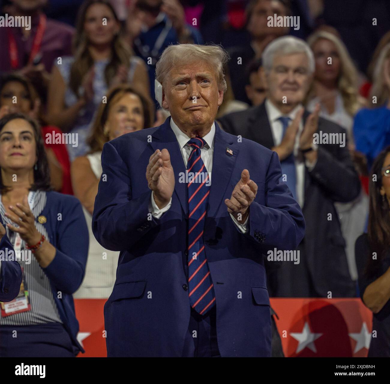 President donald trump standing hi-res stock photography and images - Alamy
