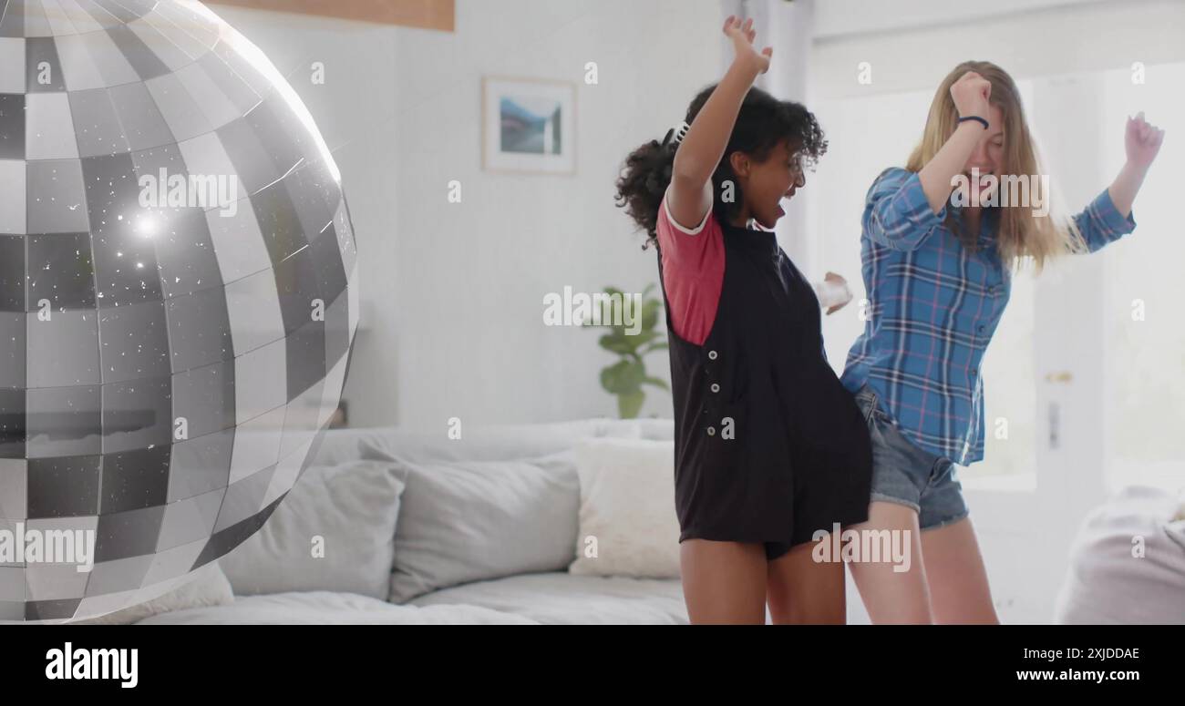 Teenage girls dancing house hi-res stock photography and images - Alamy