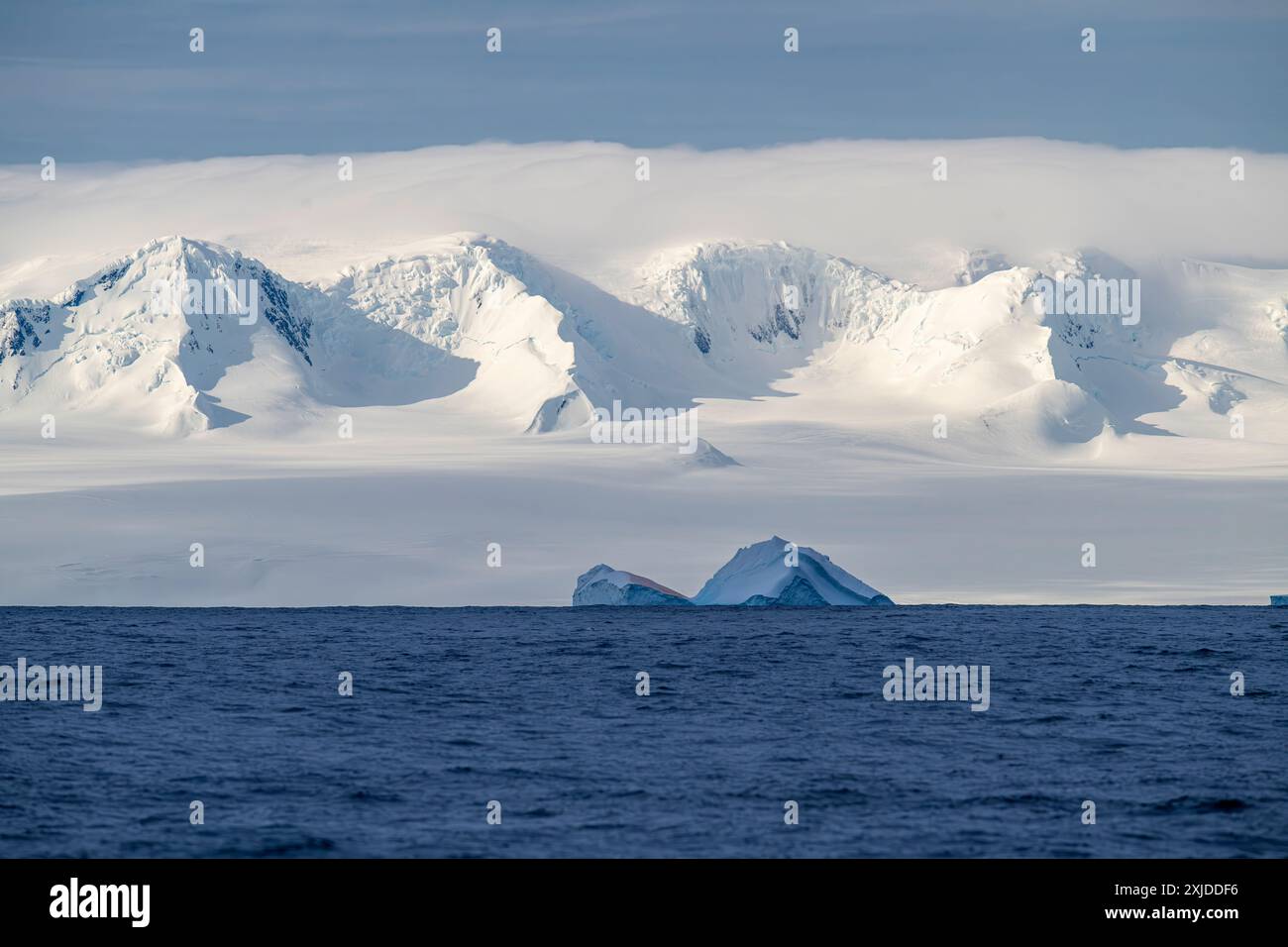 the ice shelf in Antarctica Stock Photo - Alamy