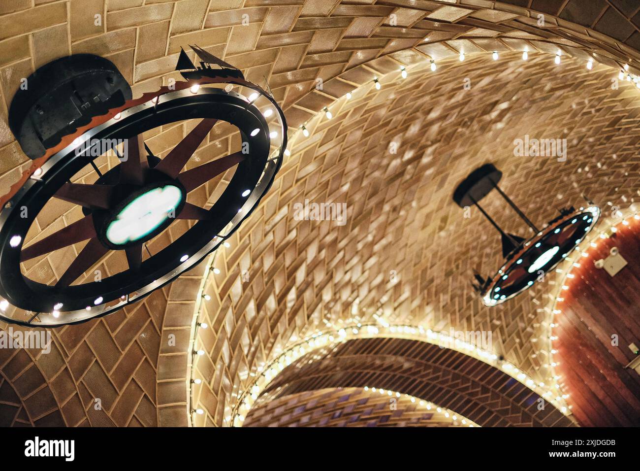 Ceiling details, Grand Central Oyster Bar Seafood Restaurant, a New ...